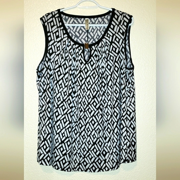 Perseption | Tops | Per Seption Woman 2x Black And White Sleeveless ...